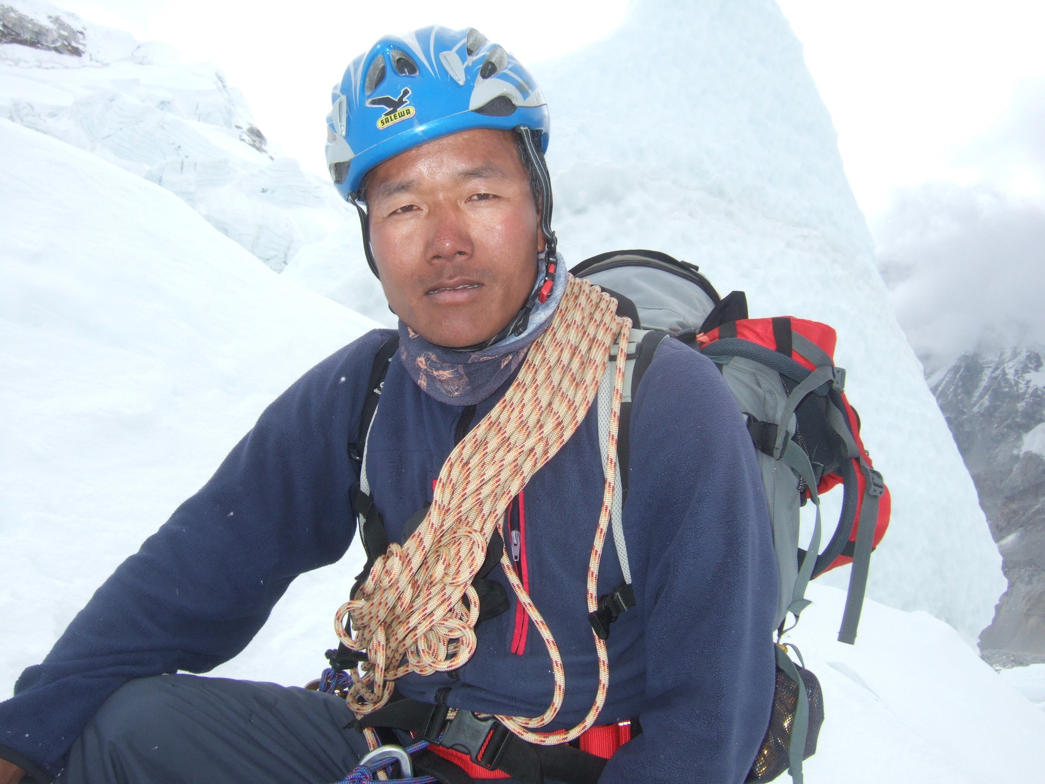 Tour guide in Jubing pema dorjee sherpa | Tripzaza.com